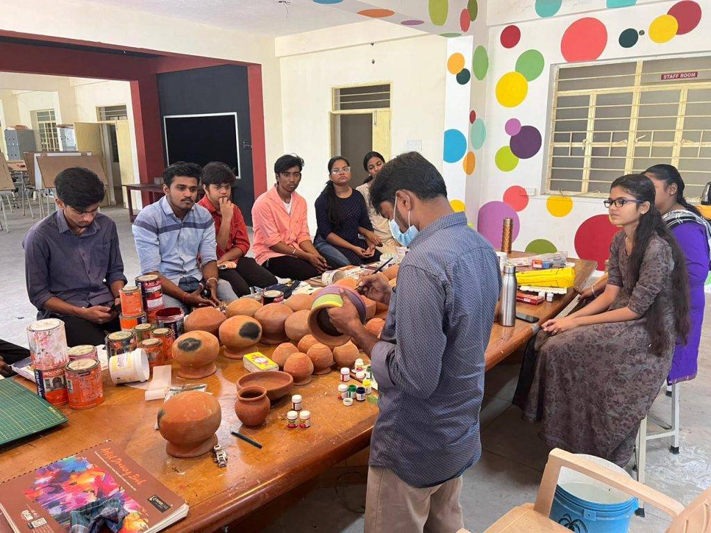Pot Painting Workshop – Papni School of Fine Arts